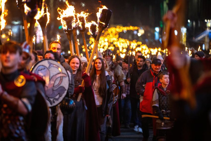 Scottish New Year Traditions: How to Celebrate Hogmanay in Scotland ...